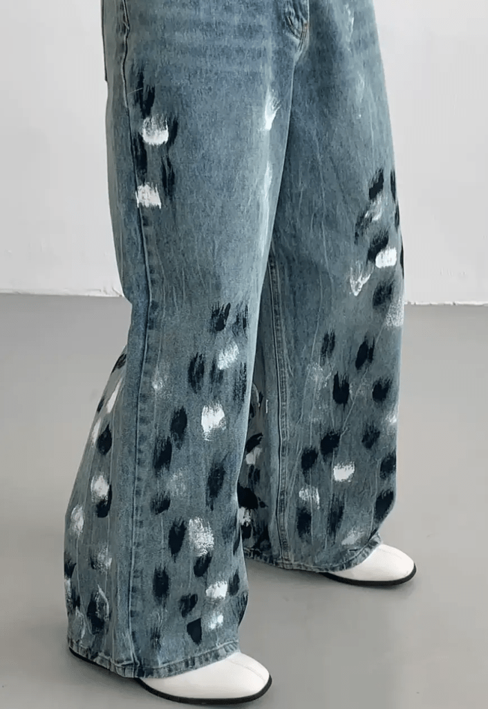 Men’s Graffiti design sense jeans – UZIP FASHION ONLINE STORE